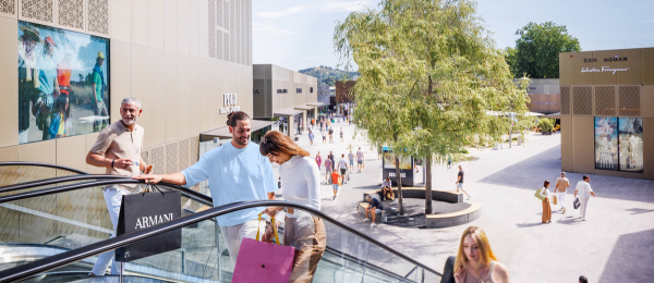 Outletcity Metzingen is a captivating haven for fashion enthusiasts ...